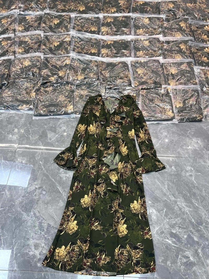 Low-cost Unclassified Brand Dress