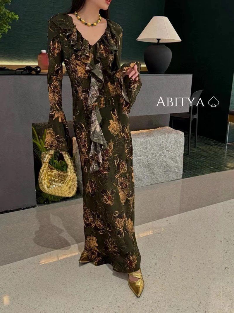 Low-cost Unclassified Brand Dress