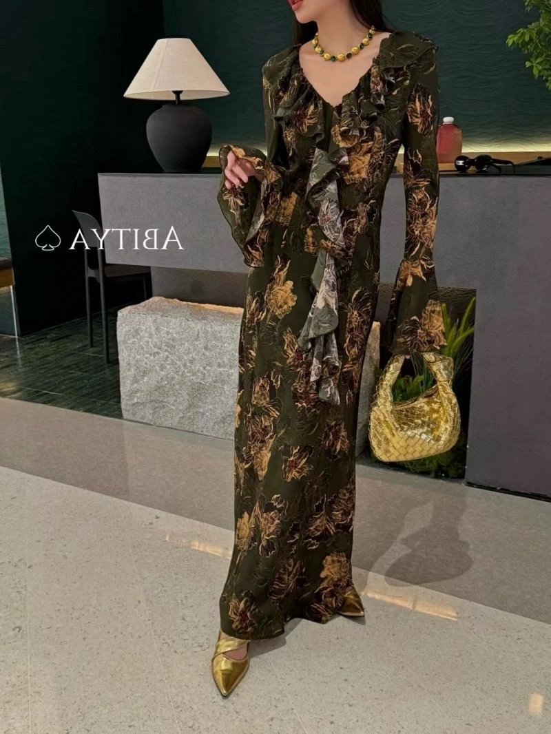 Low-cost Unclassified Brand Dress