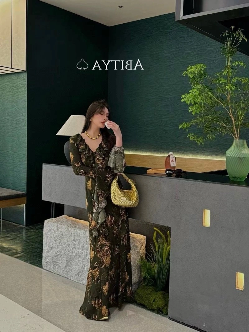 Low-cost Unclassified Brand Dress