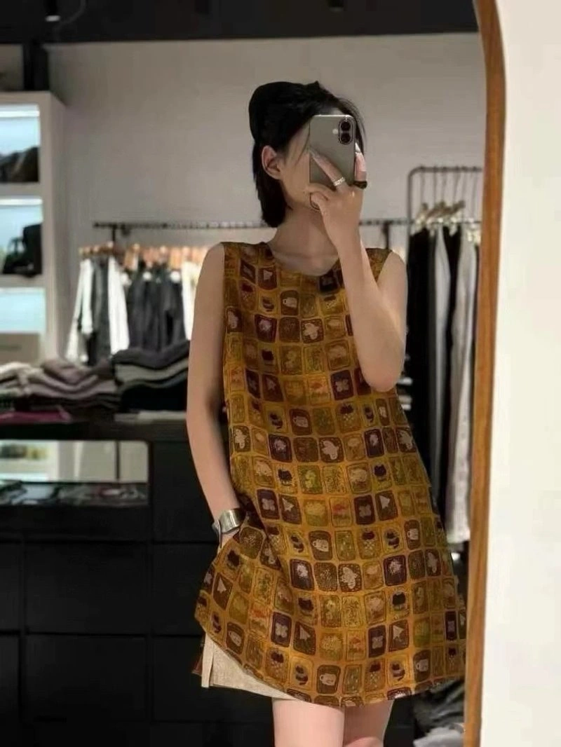 Low-cost Unclassified Brand Dress