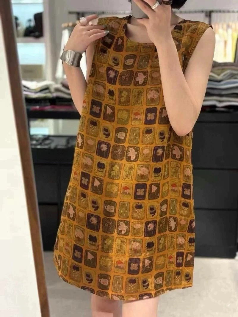 Low-cost Unclassified Brand Dress