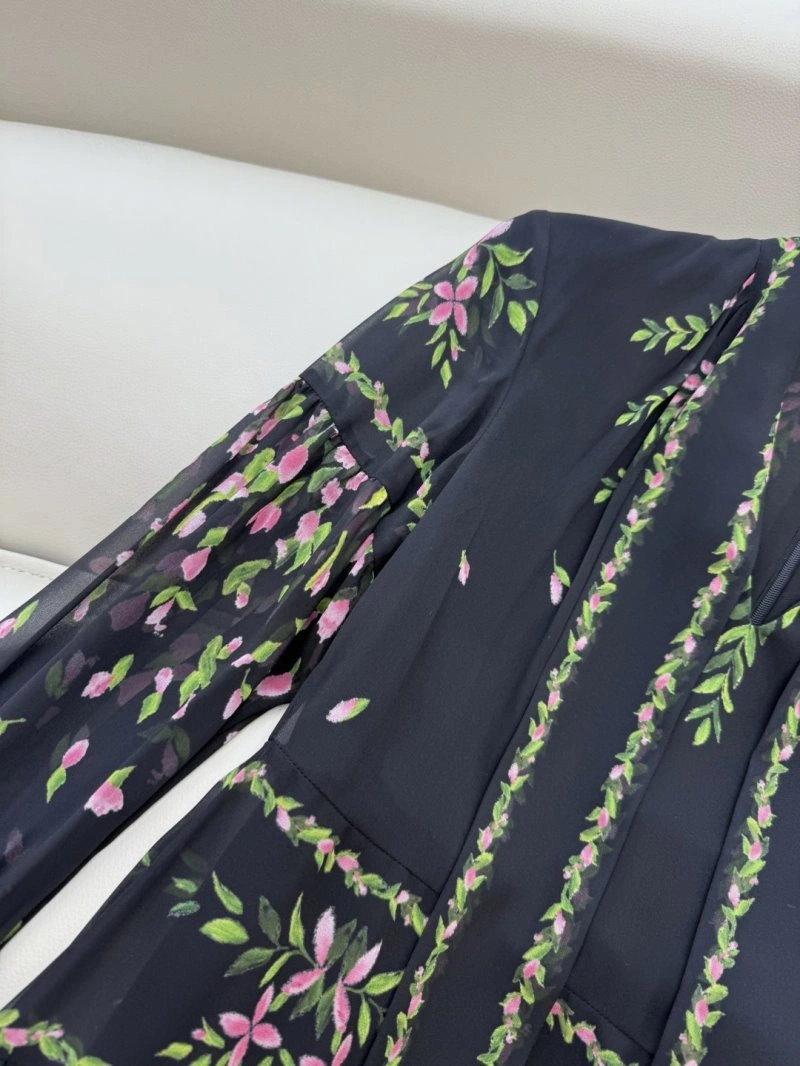 Cut-rate Unclassified Brand Dress