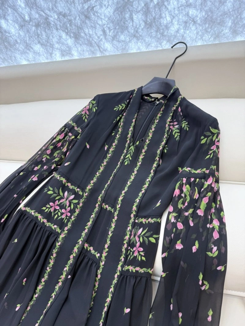 Cut-rate Unclassified Brand Dress