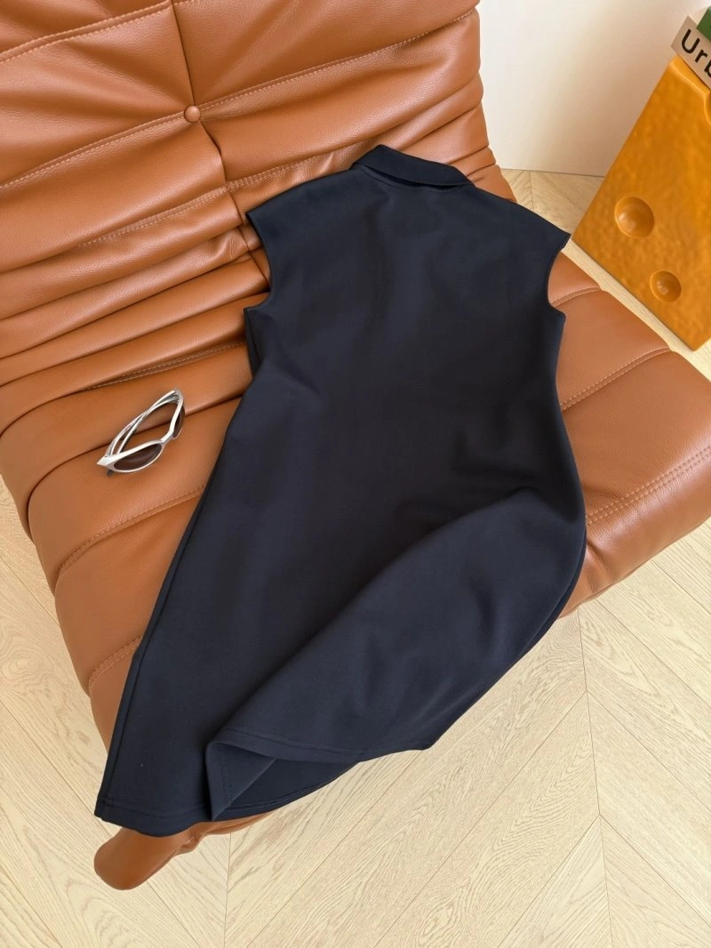 Accurate model Unclassified Brand Dress