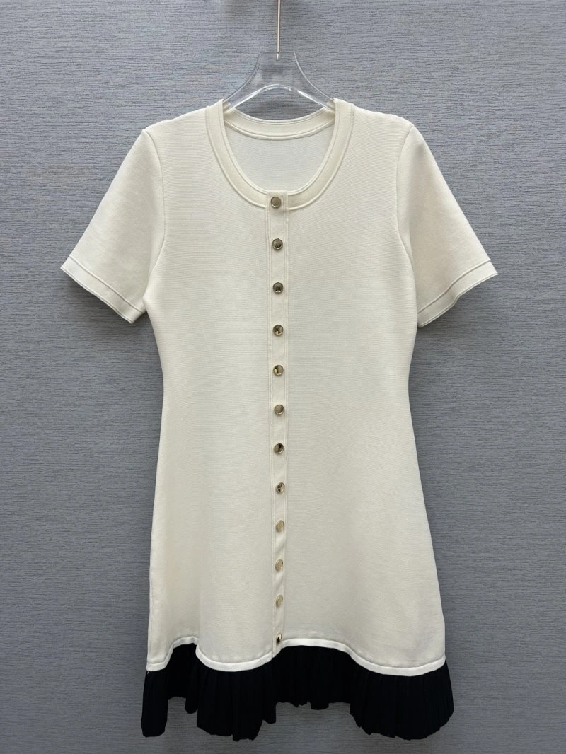 Accurate model Unclassified Brand Dress