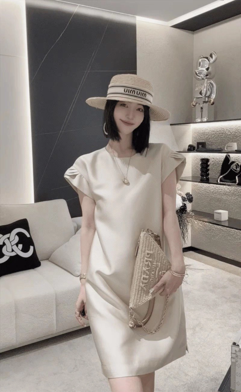 Genuine Unclassified Brand Dress