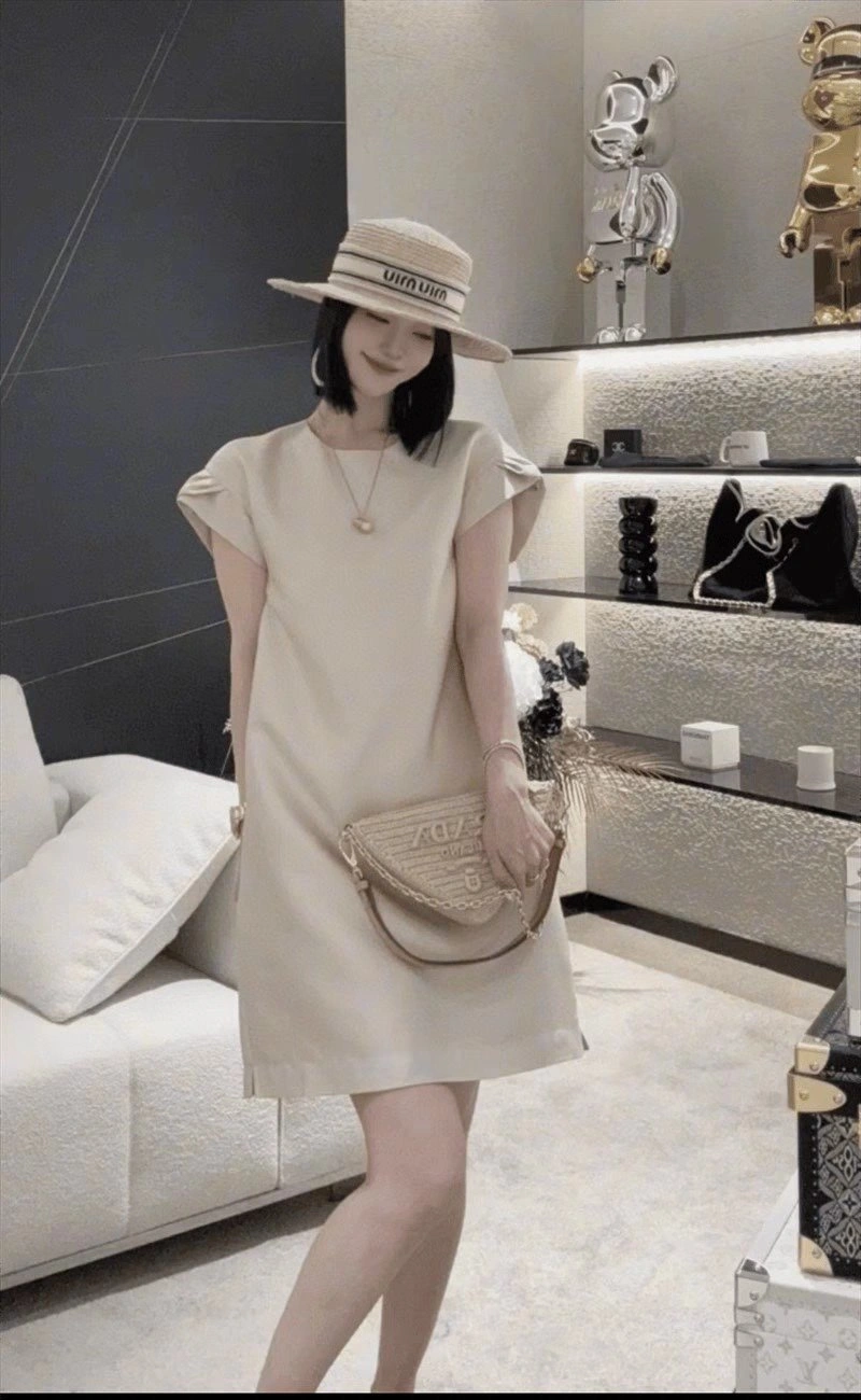 Genuine Unclassified Brand Dress