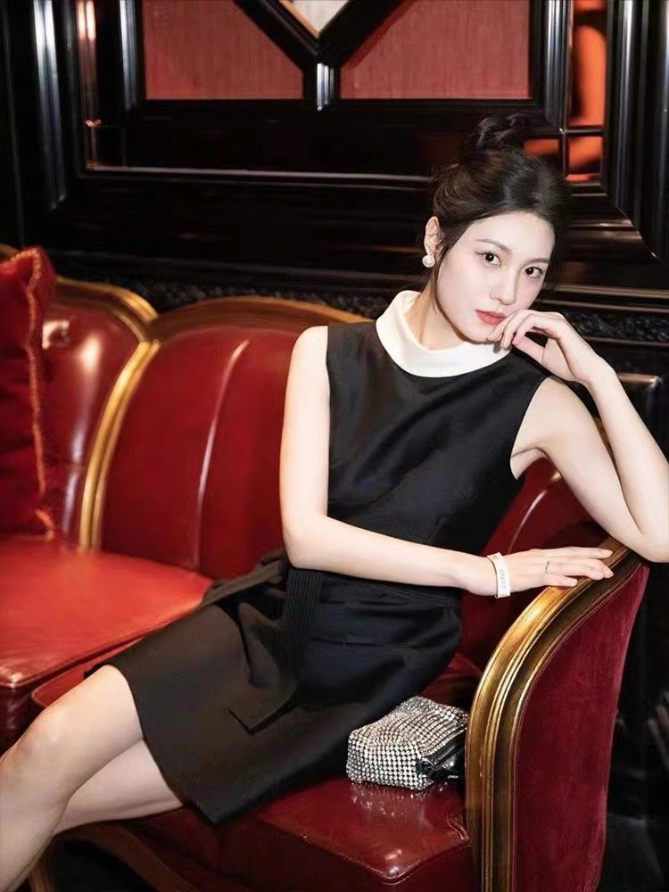 Indistinguishable Unclassified Brand Dress