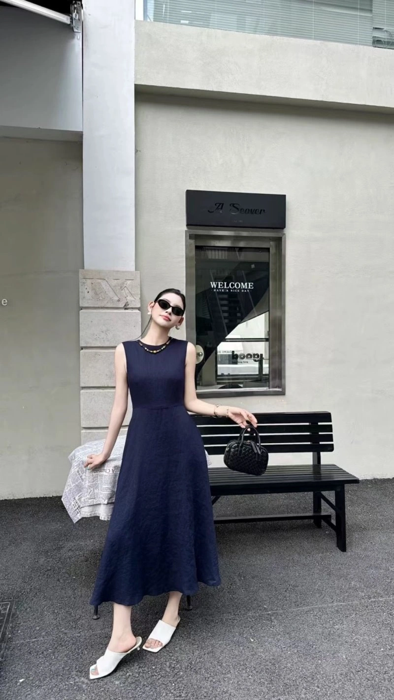 Low-cost Unclassified Brand Dress