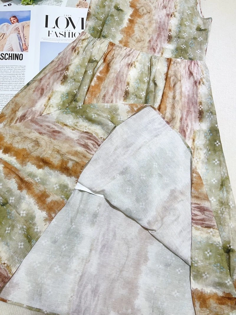 Low-cost Unclassified Brand Dress