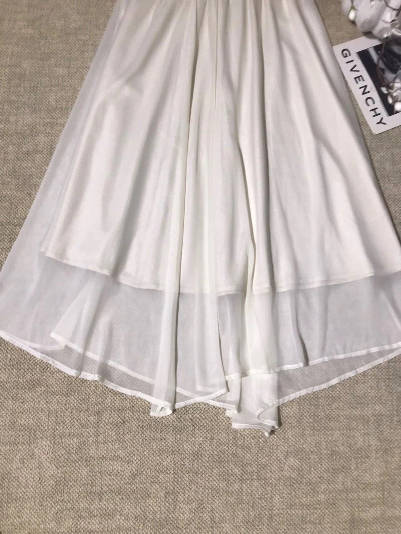 Low-cost Unclassified Brand Dress