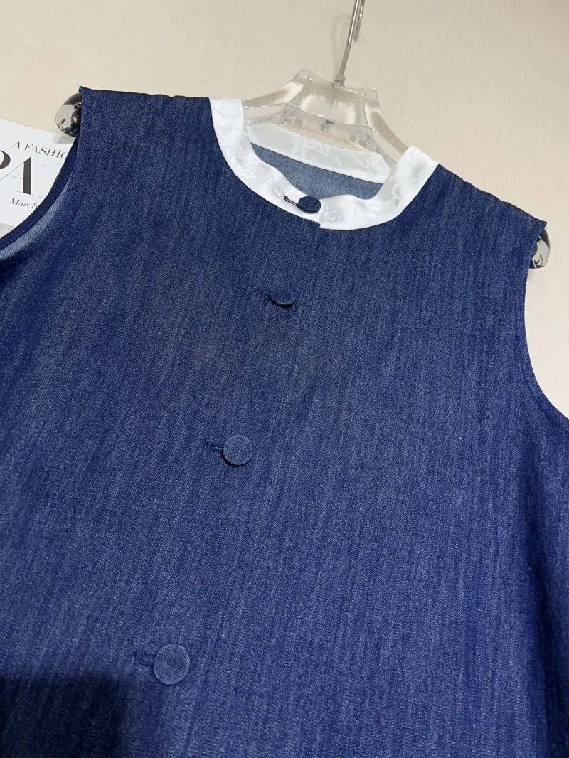 Genuine Unclassified Brand Dress