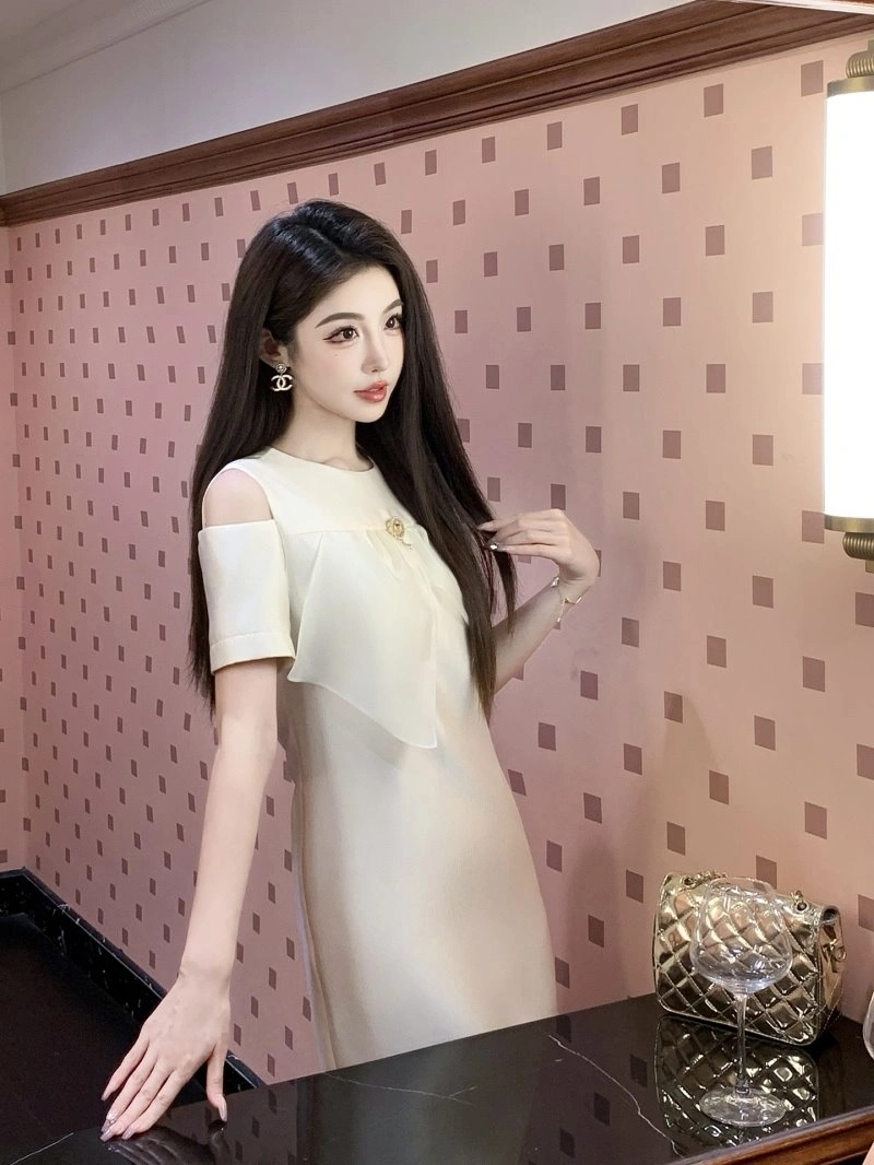 Value-priced Unclassified Brand Dress