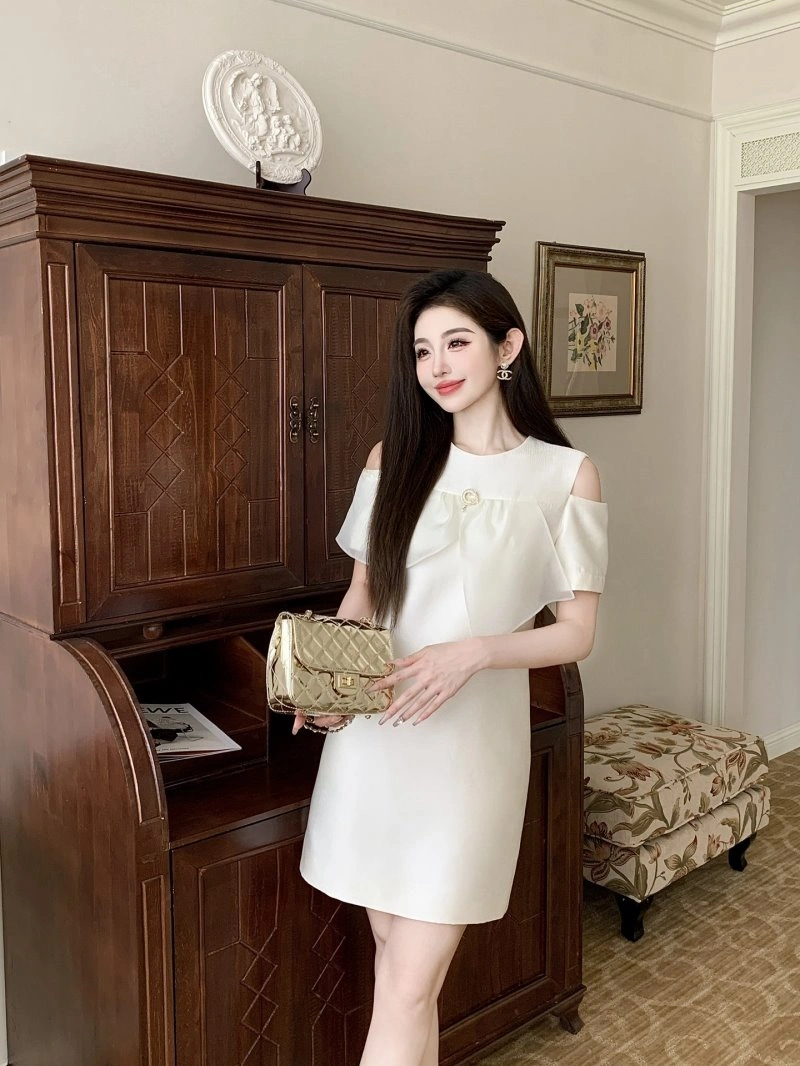 Value-priced Unclassified Brand Dress