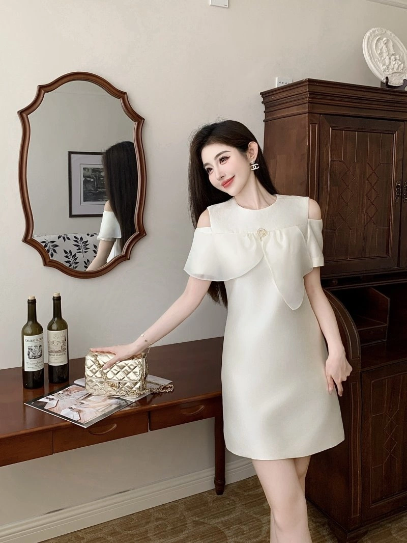 Value-priced Unclassified Brand Dress