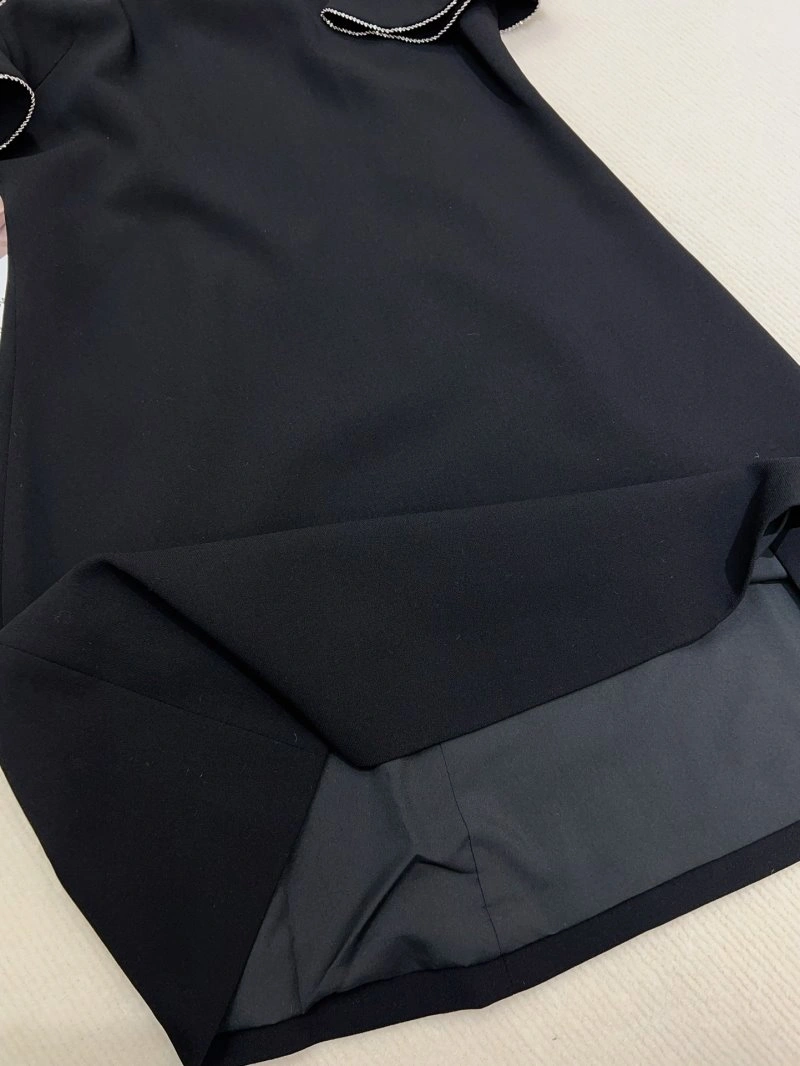 Indistinguishable Unclassified Brand Dress