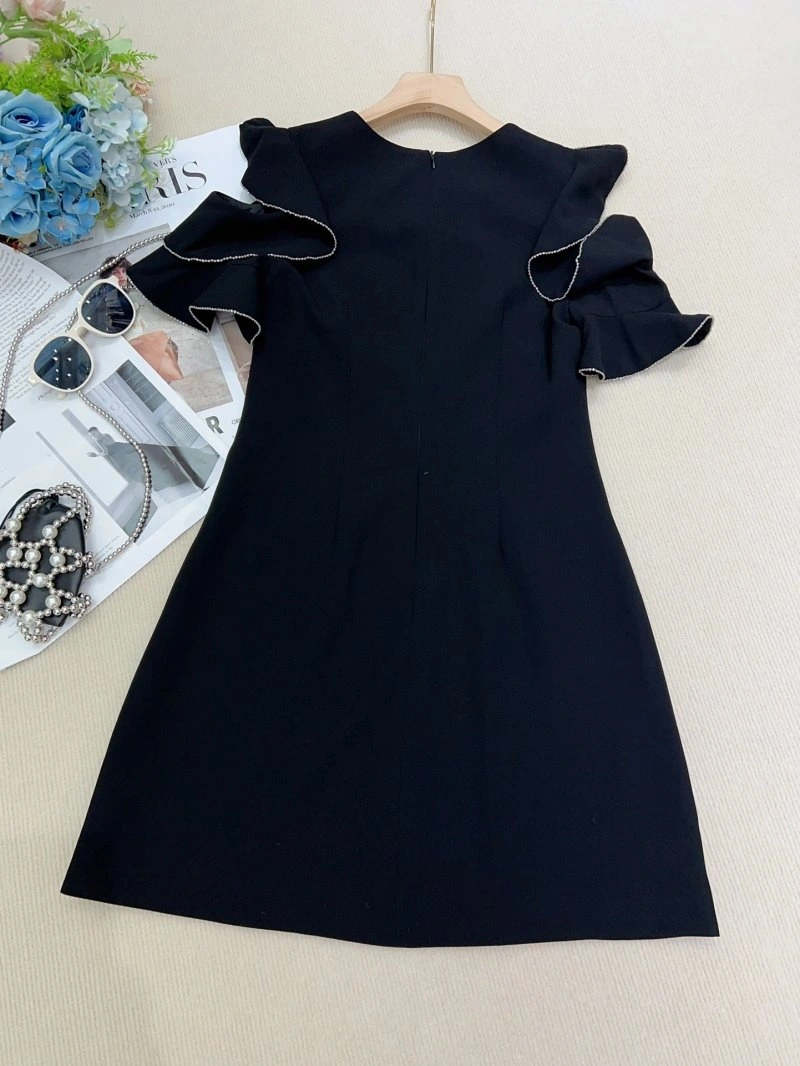Indistinguishable Unclassified Brand Dress