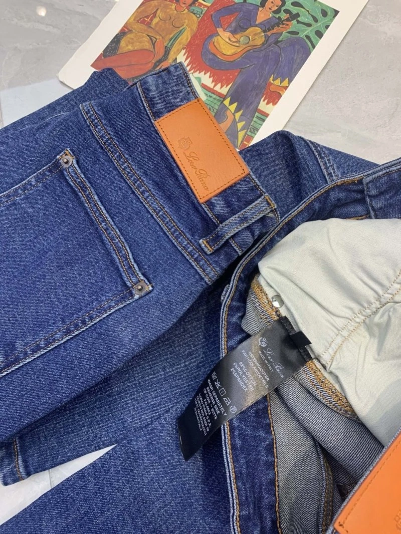 Inexpensive Unclassified Brand Jeans