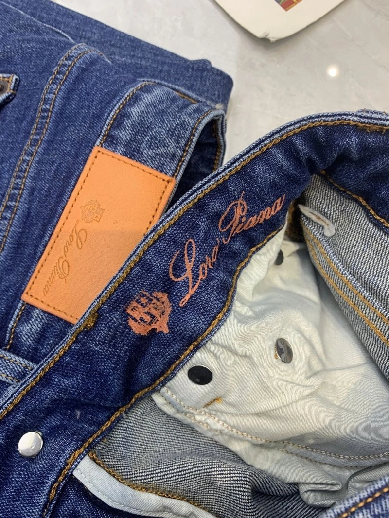 Inexpensive Unclassified Brand Jeans