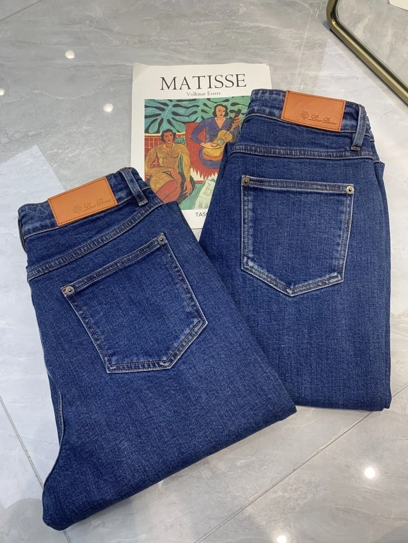 Inexpensive Unclassified Brand Jeans