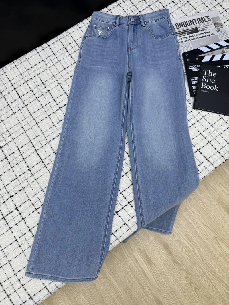 Indistinguishable Unclassified Brand Jeans