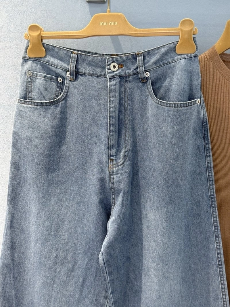 Official Unclassified Brand Jeans