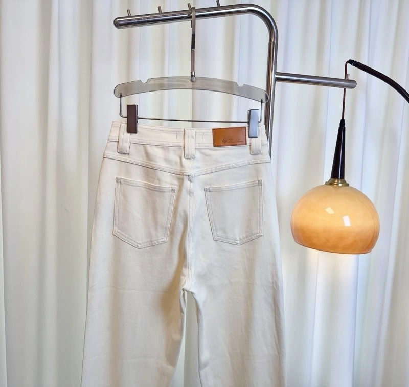 Factory-made Unclassified Brand Jeans