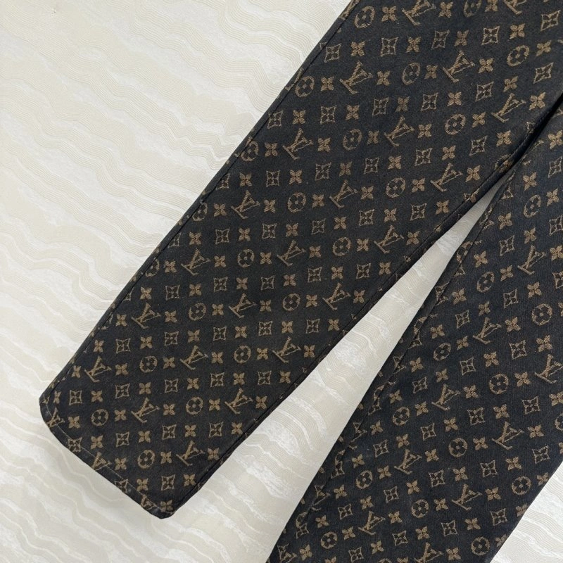 Accurate model Unclassified Brand Jeans