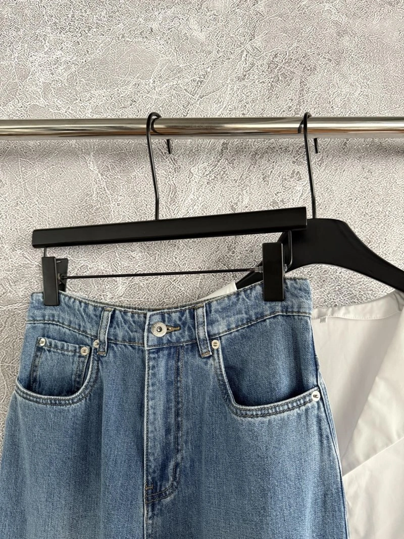 Discounted Unclassified Brand Jeans