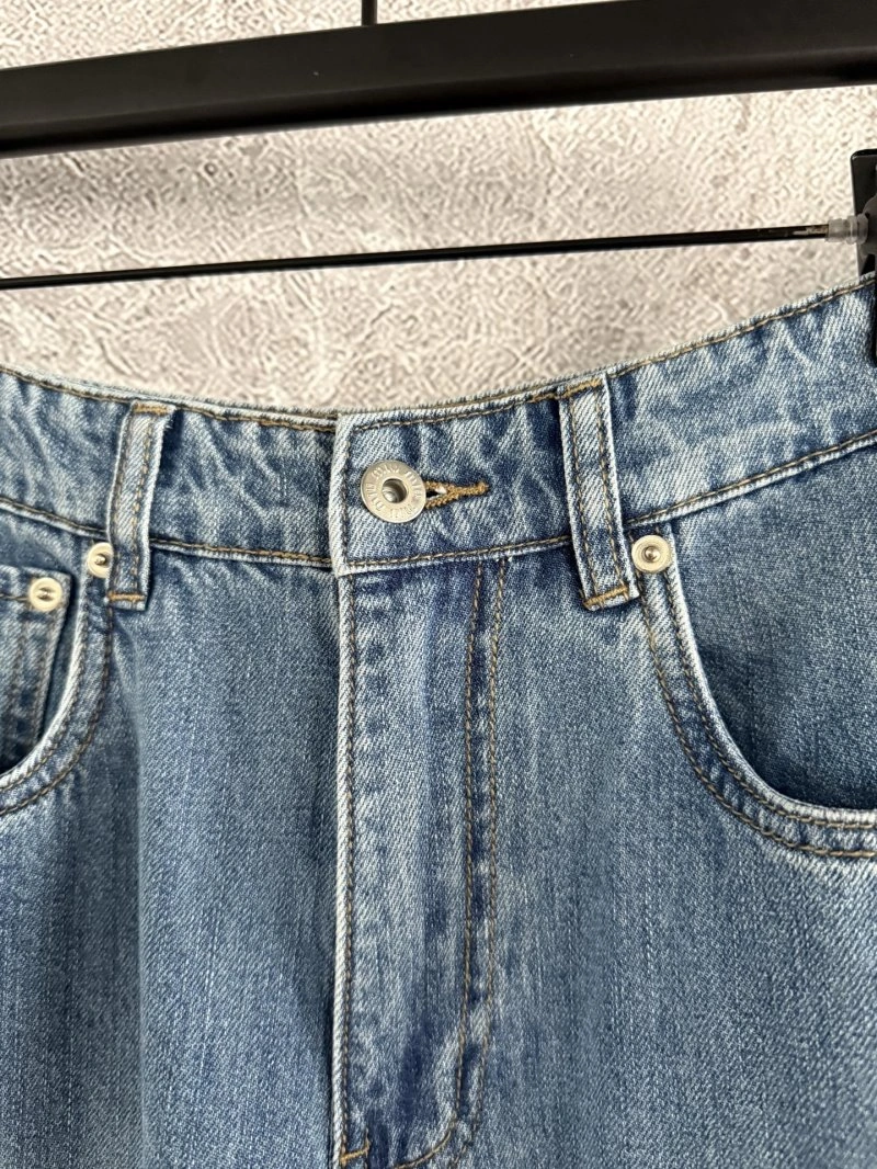 Discounted Unclassified Brand Jeans