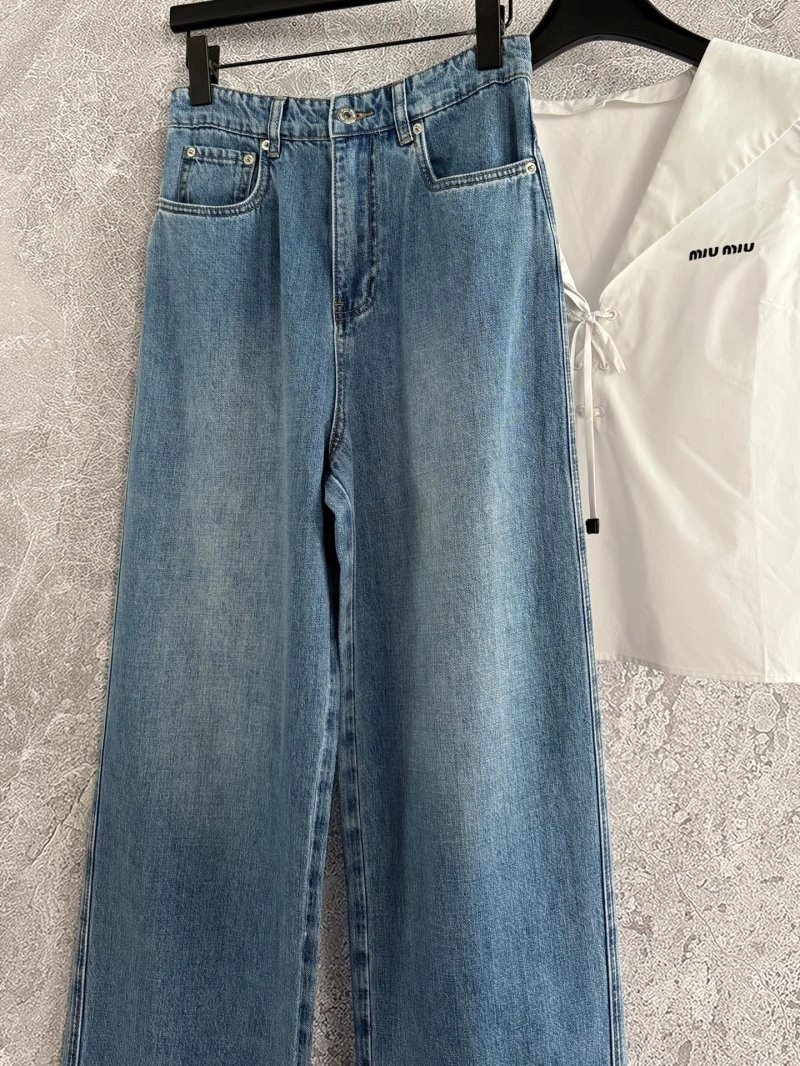 Discounted Unclassified Brand Jeans