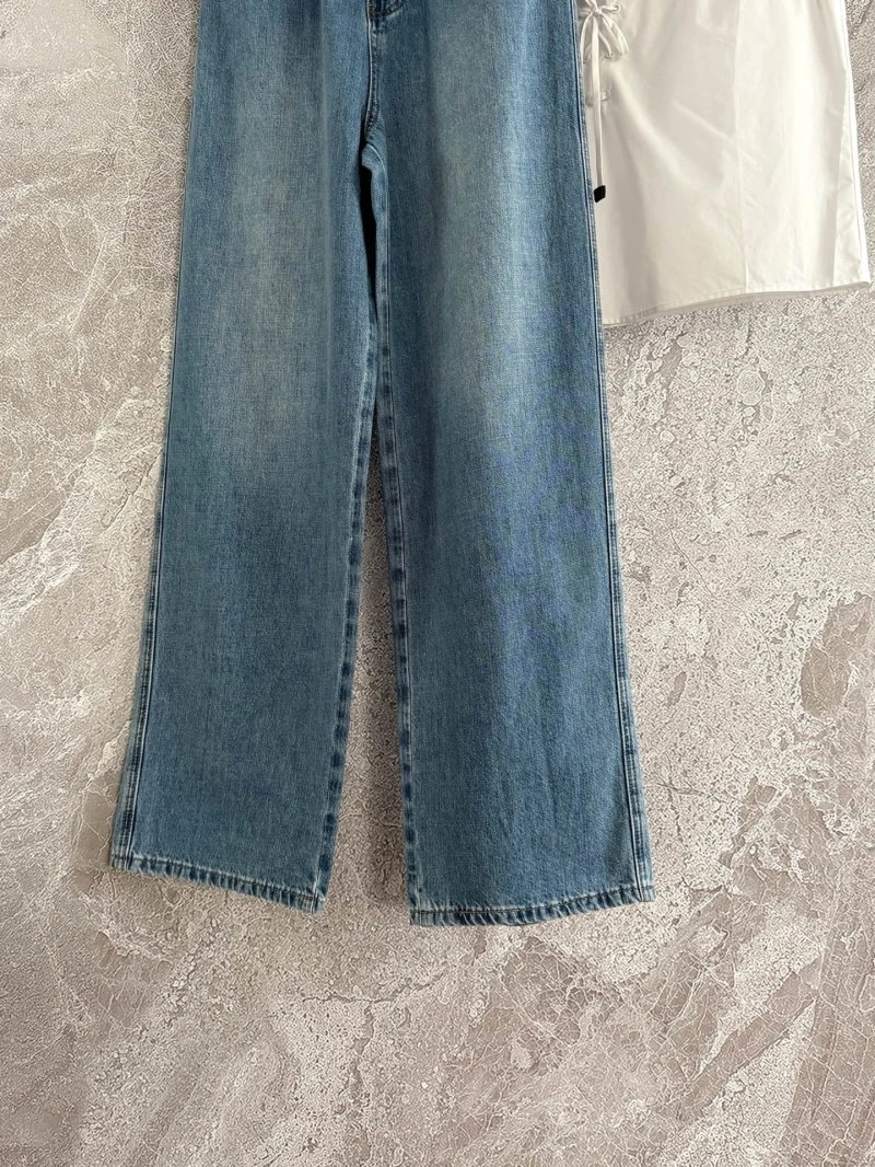 Discounted Unclassified Brand Jeans