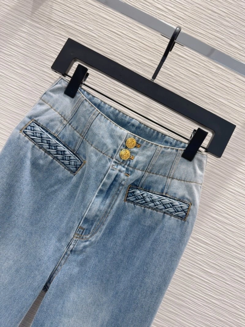 Low-cost Unclassified Brand Jeans