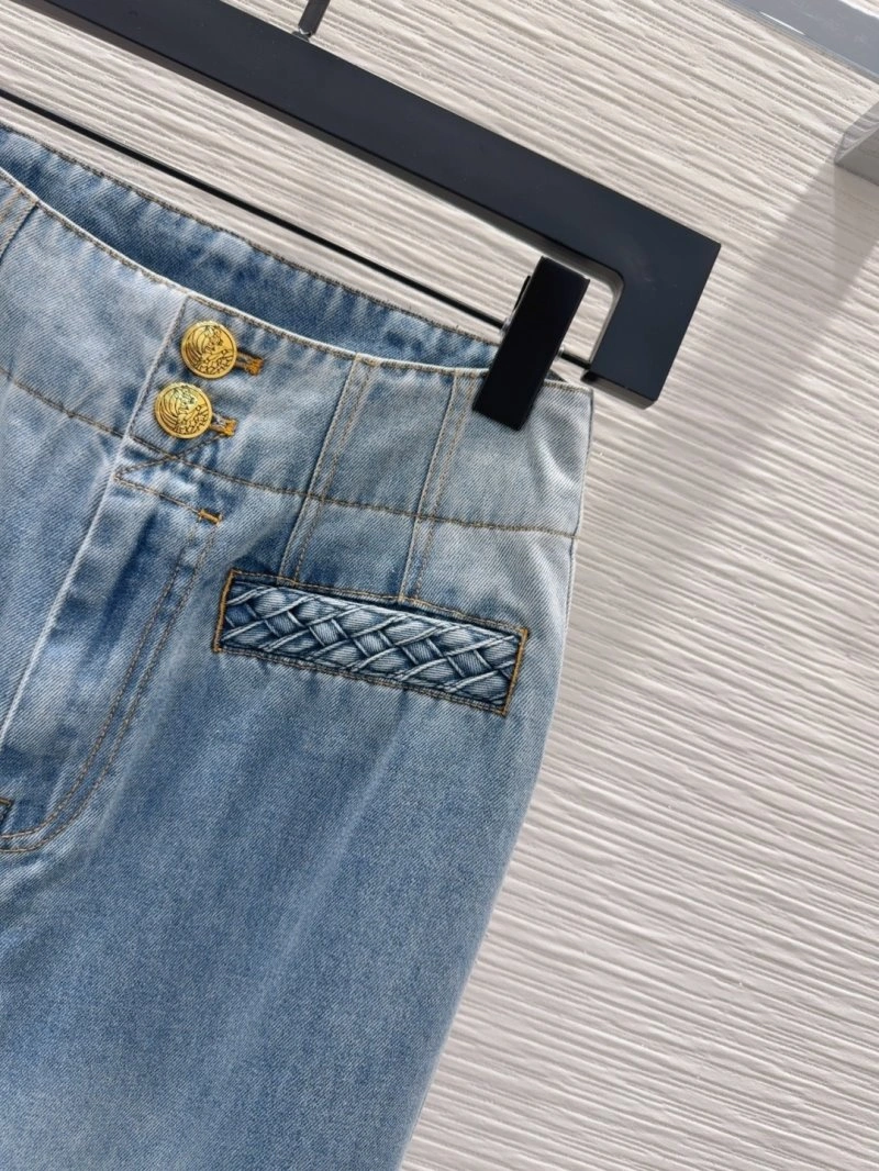 Low-cost Unclassified Brand Jeans