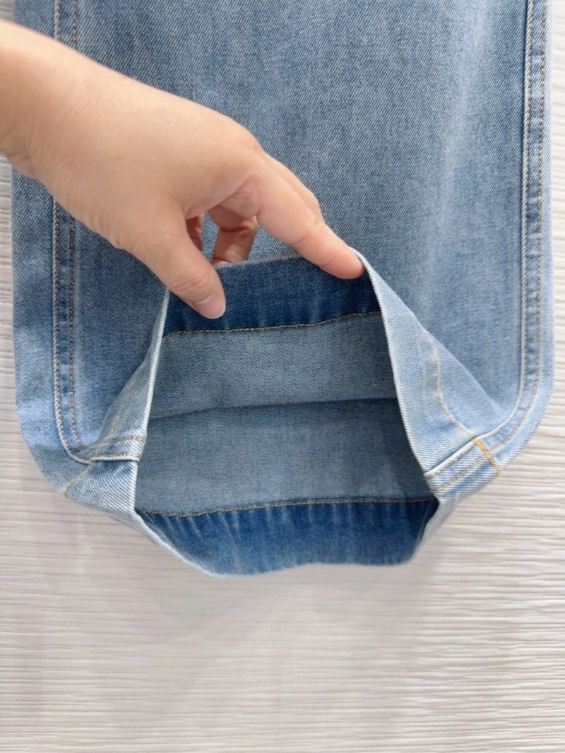 Low-cost Unclassified Brand Jeans