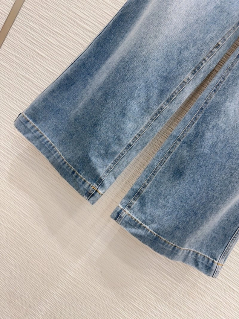 Low-cost Unclassified Brand Jeans