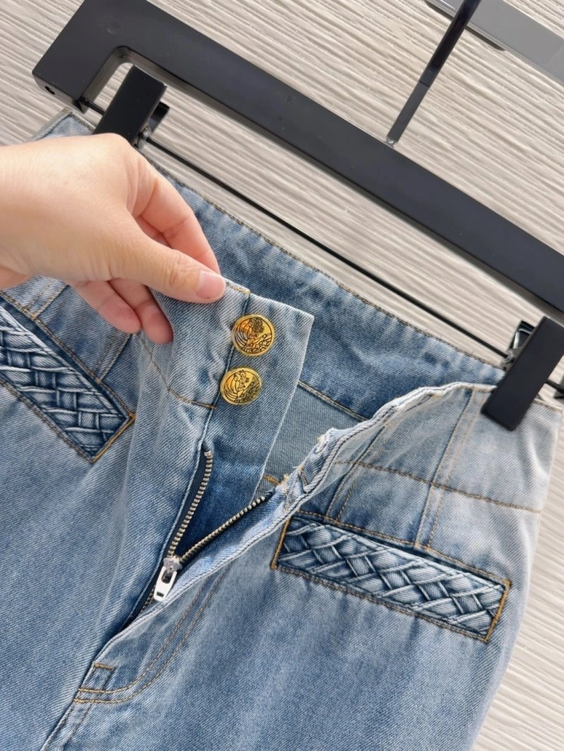 Low-cost Unclassified Brand Jeans