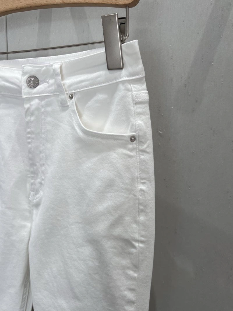 Discounted Unclassified Brand Jeans