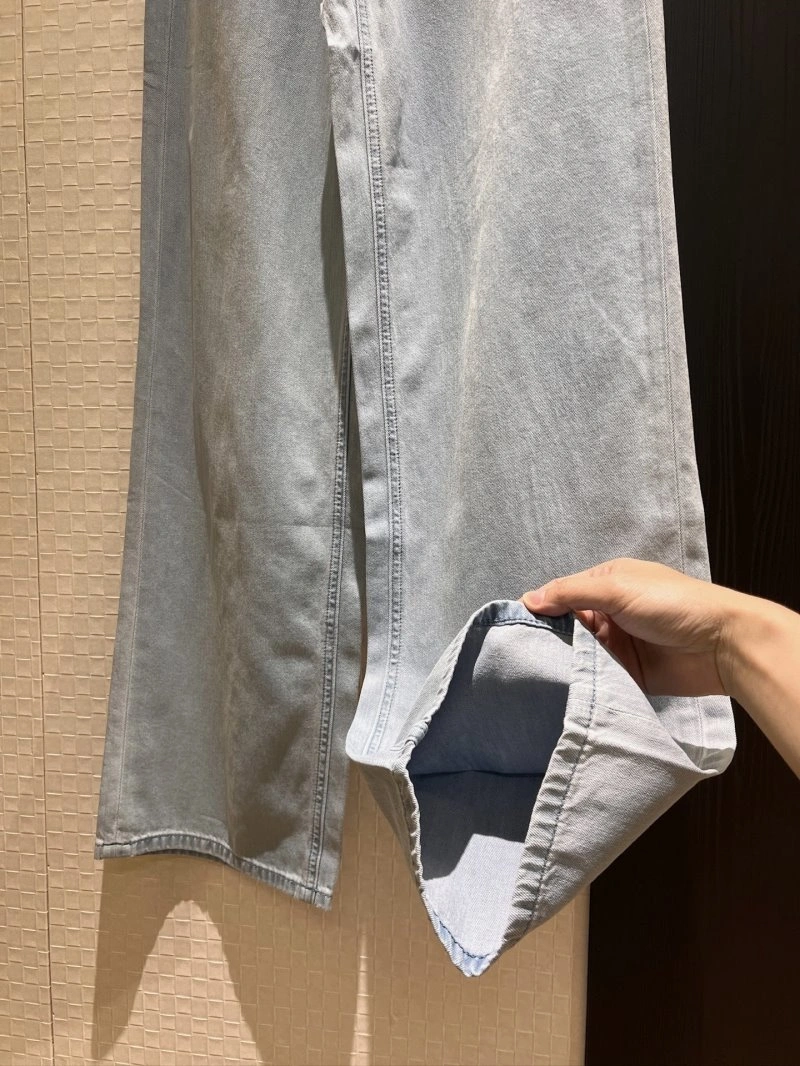 Discounted Unclassified Brand Jeans