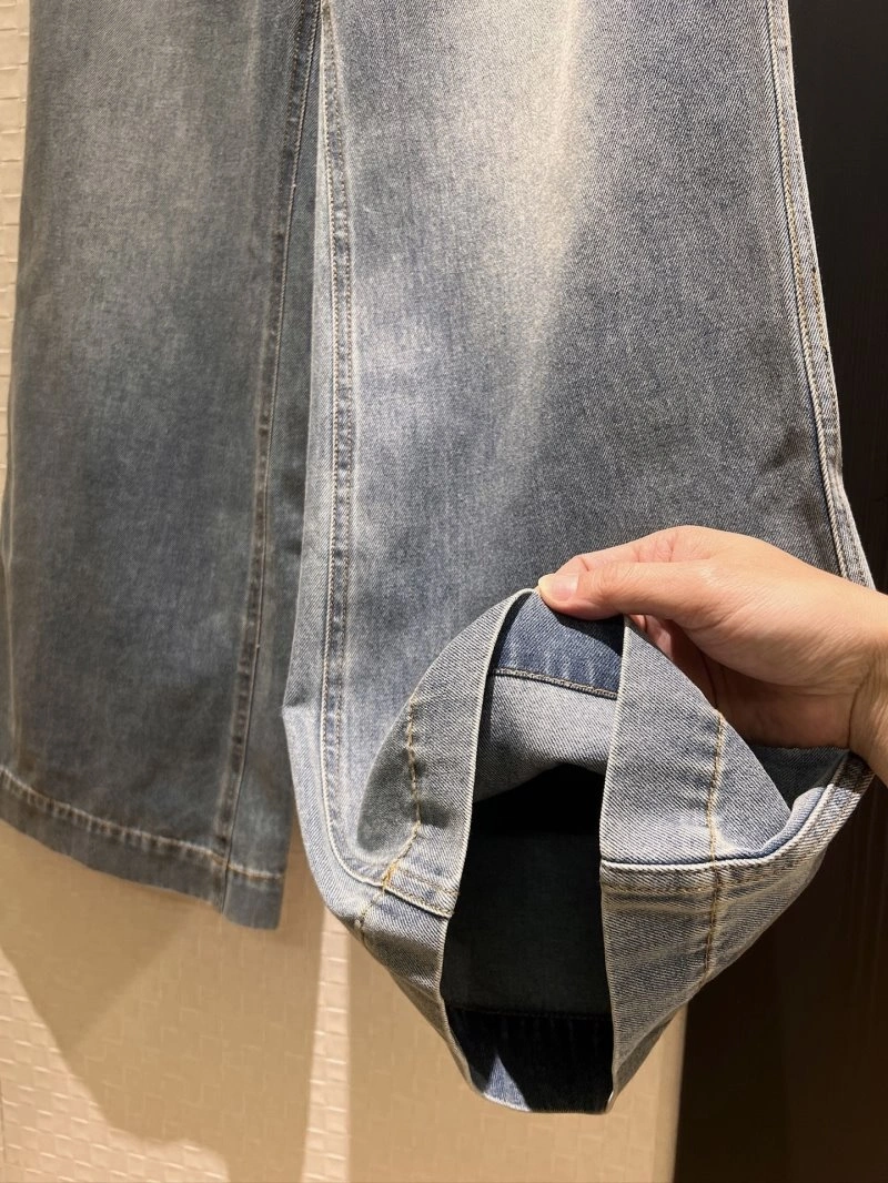 Discounted Unclassified Brand Jeans