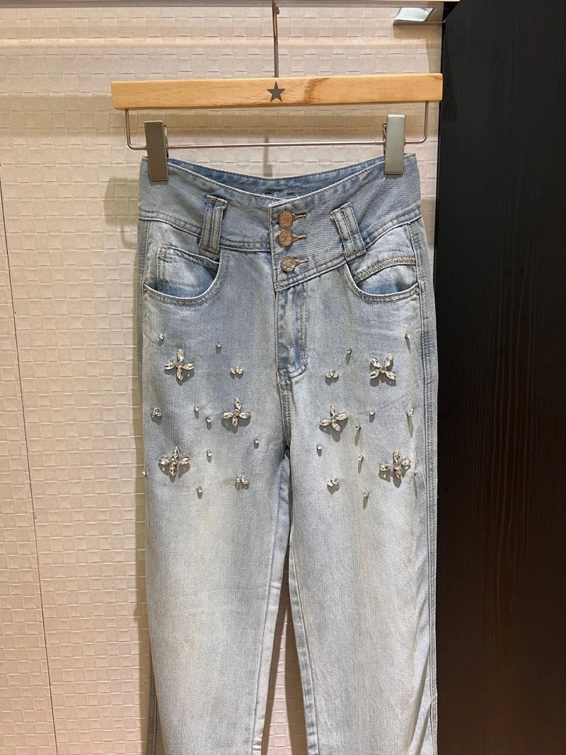 Discounted Unclassified Brand Jeans
