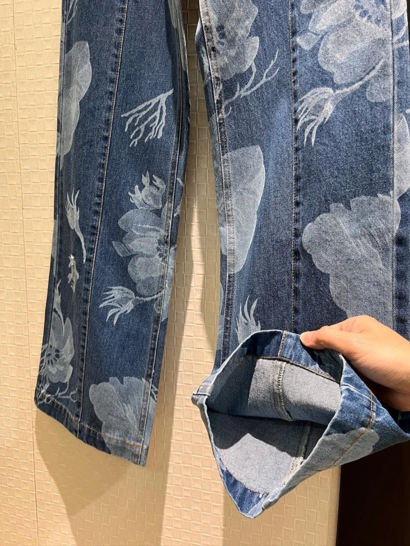 Indistinguishable Unclassified Brand Jeans