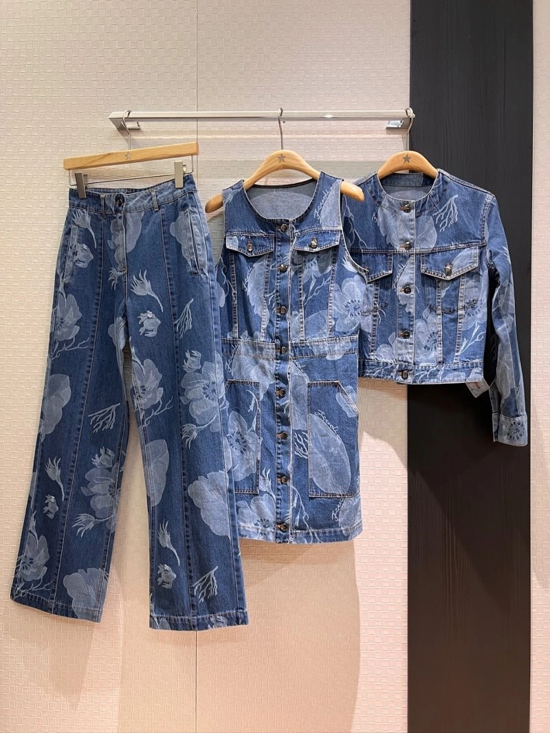 Indistinguishable Unclassified Brand Jeans
