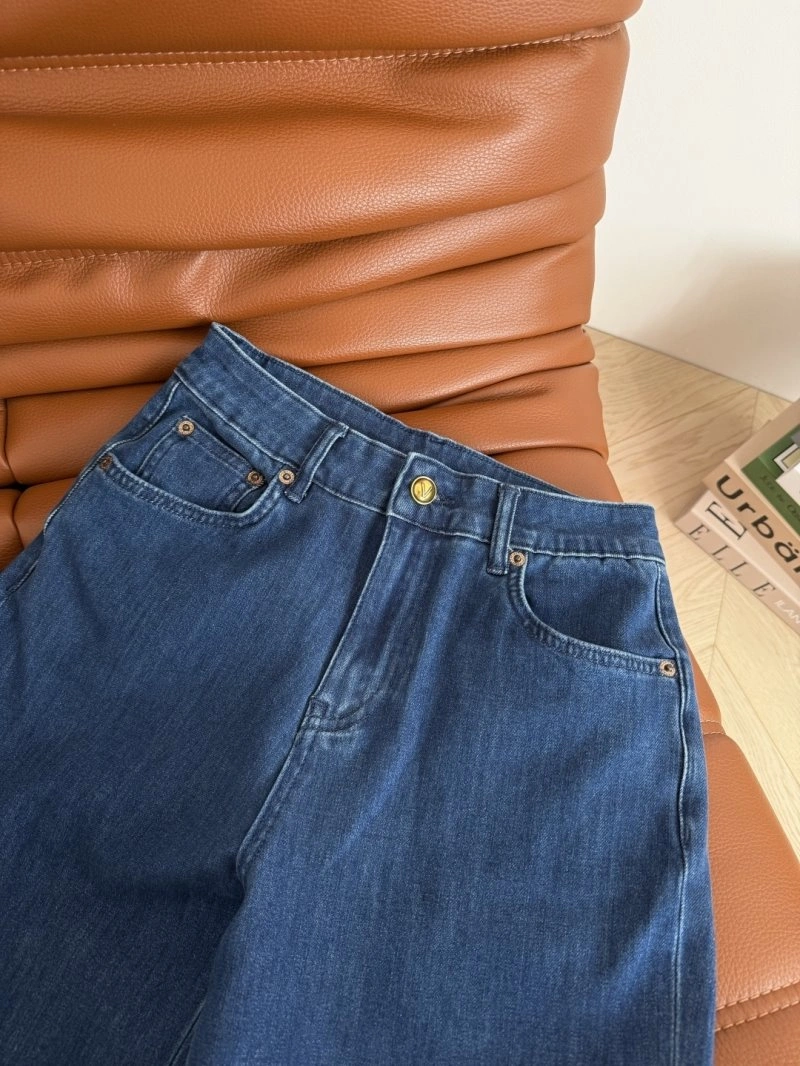 Indistinguishable Unclassified Brand Jeans