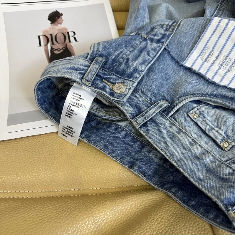Low-cost Unclassified Brand Jeans