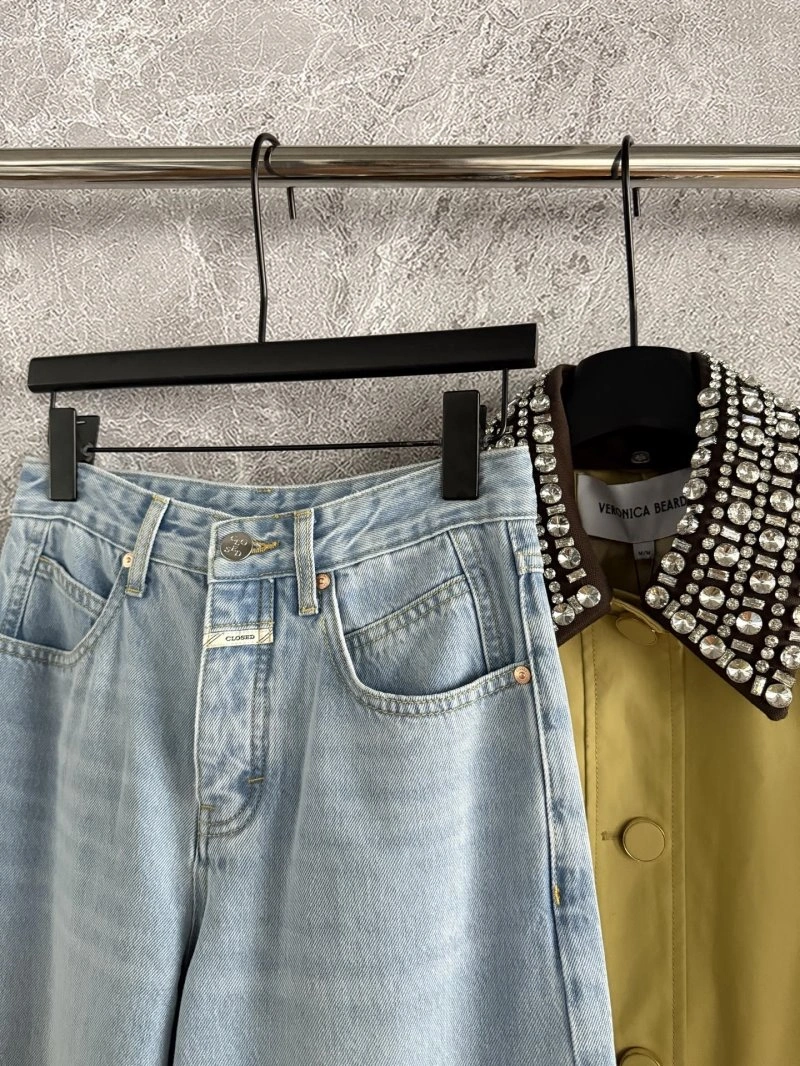 Low-cost Unclassified Brand Jeans