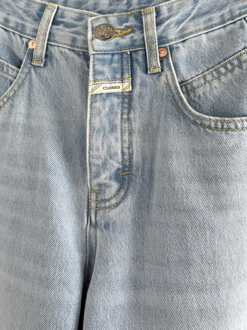 Low-cost Unclassified Brand Jeans