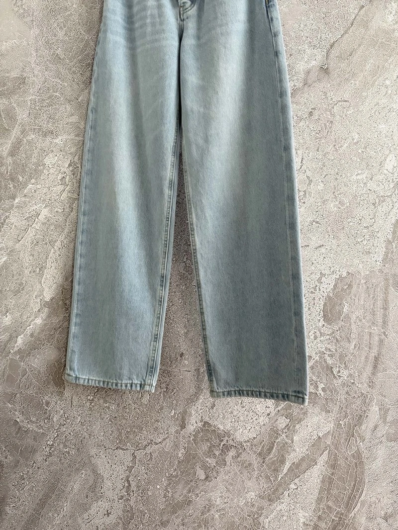 Low-cost Unclassified Brand Jeans
