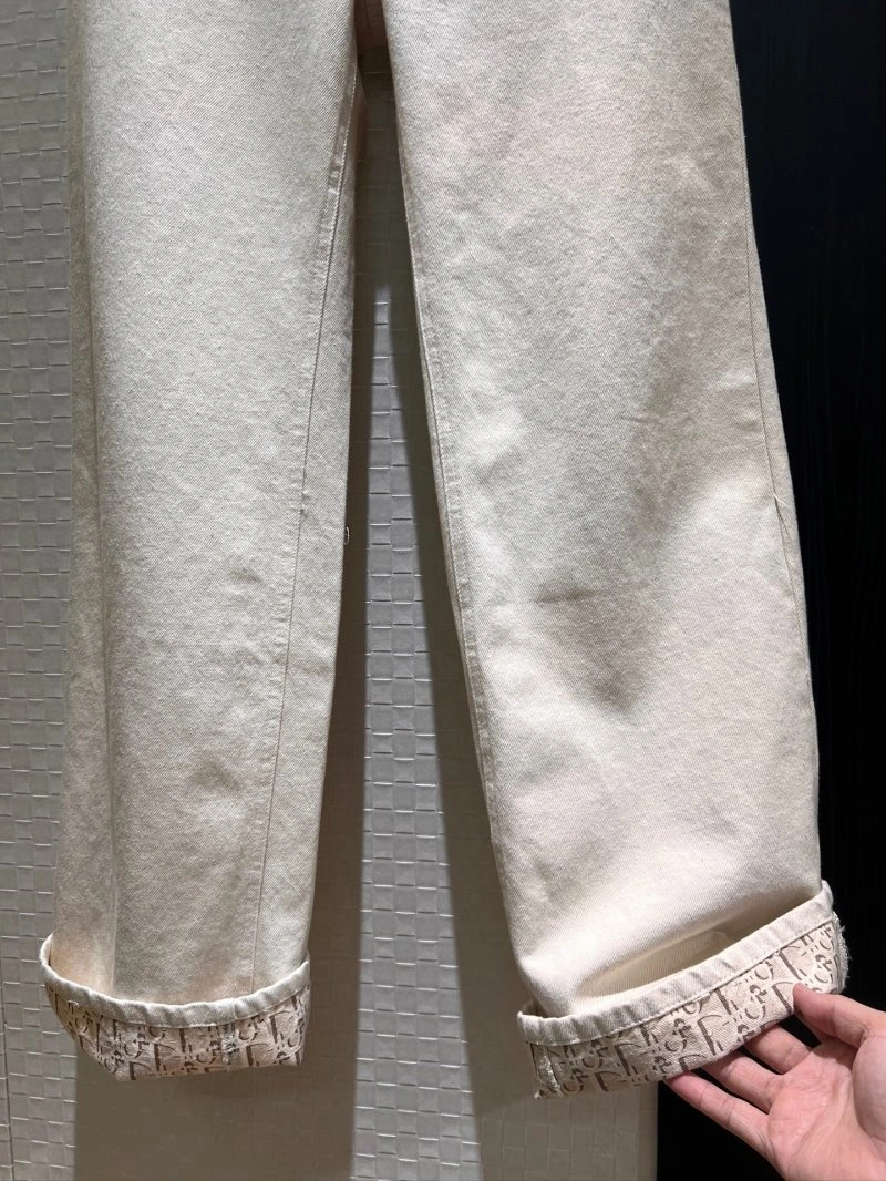 Low-cost Unclassified Brand Jeans